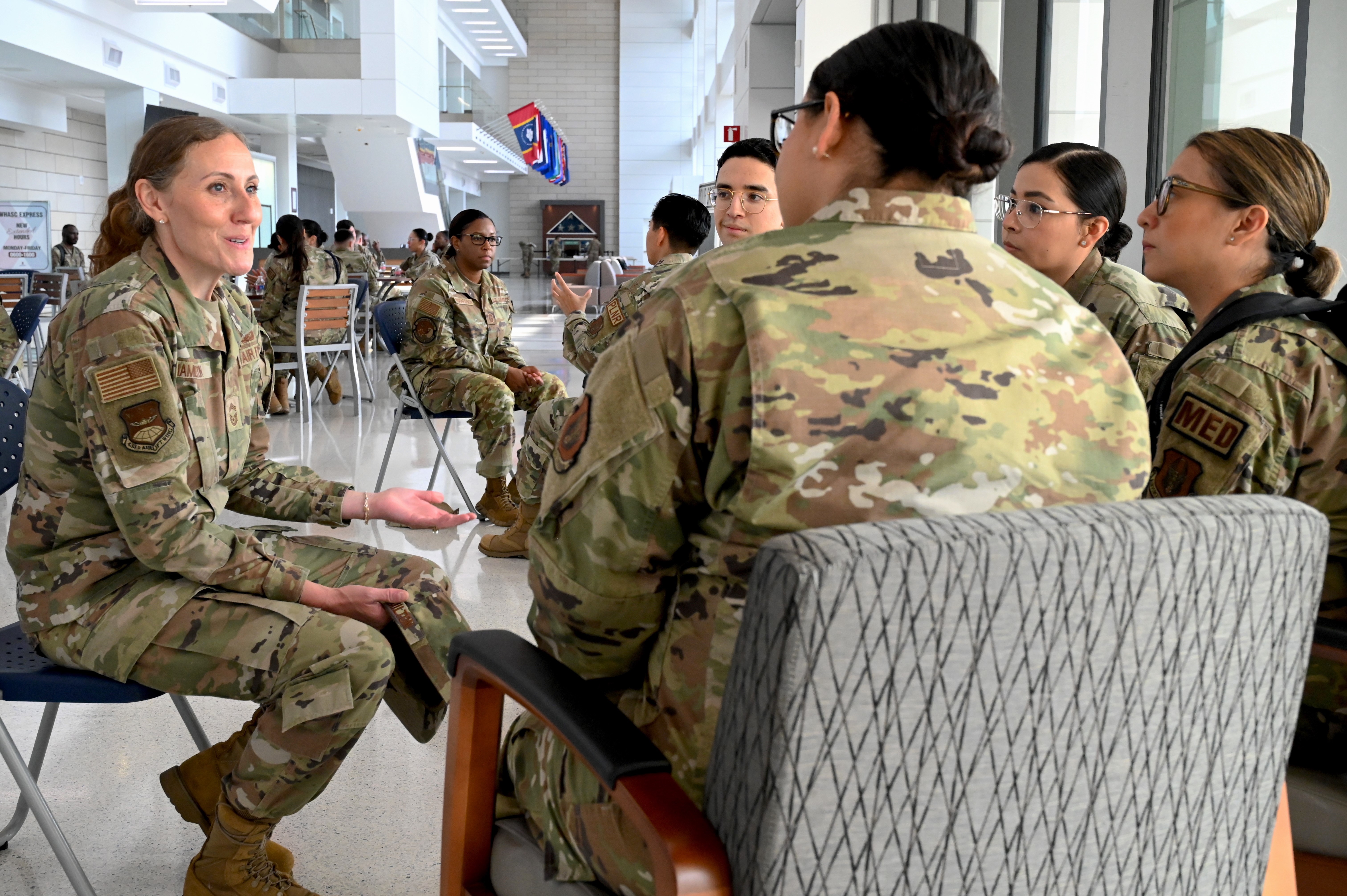 433rd Airlift Wing Chiefs' Group Hosts Speed Mentoring Event for Airmen > 433rd Airlift Wing ...