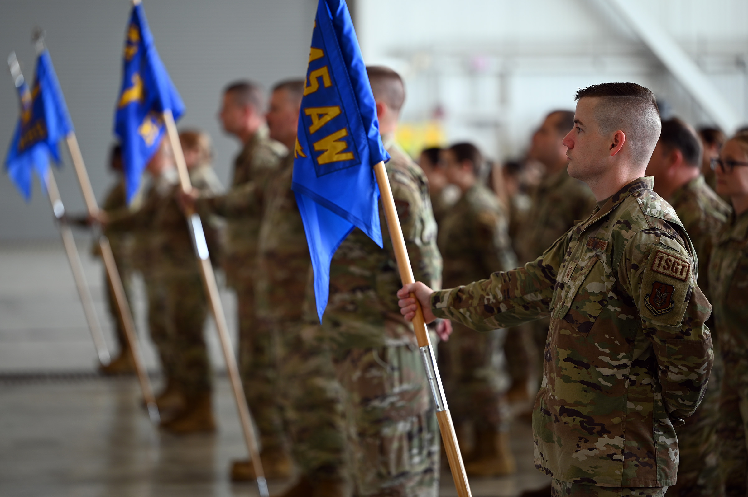 Perry assumes command of 445th Airlift Wing > 445th Airlift Wing ...