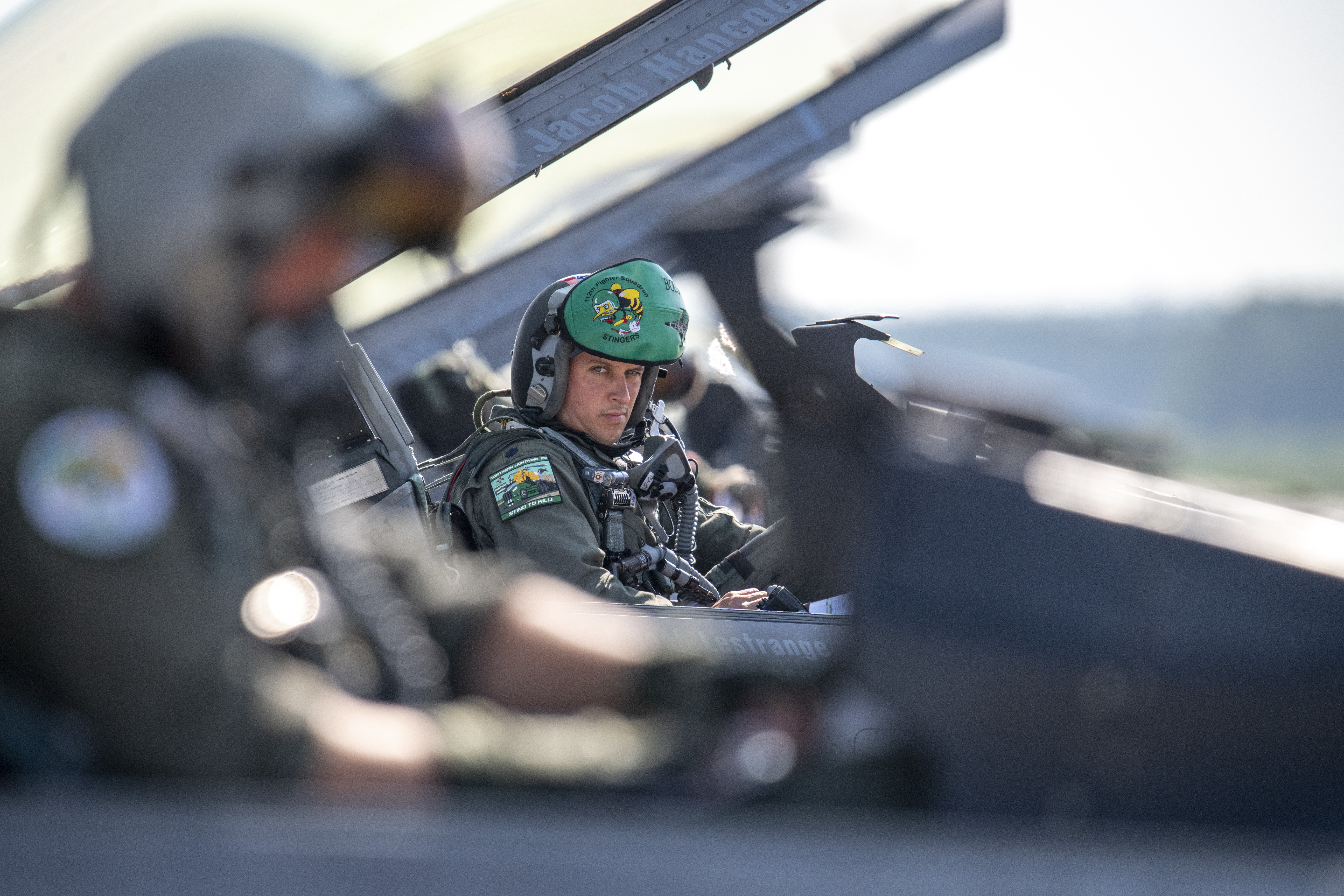 fighter pilot vision requirements