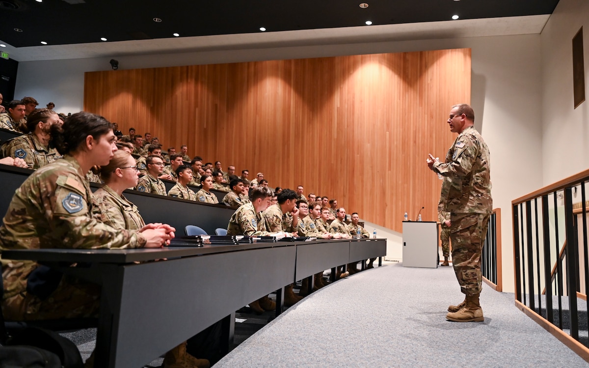STARCOM commander kicks off Academy's annual Azimuth program > Space ...