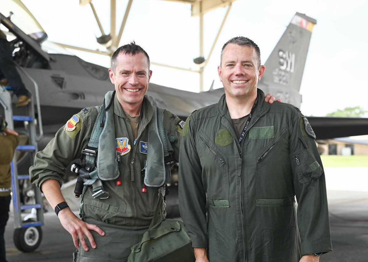 Col. Smith performs final flight as 20th FW commander > Shaw Air Force ...