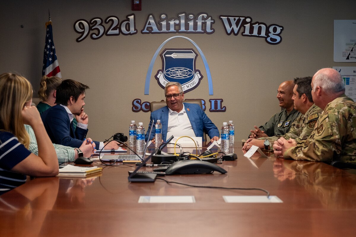 Congressman Mike Bost visits the Gateway Wing > 932nd Airlift Wing ...