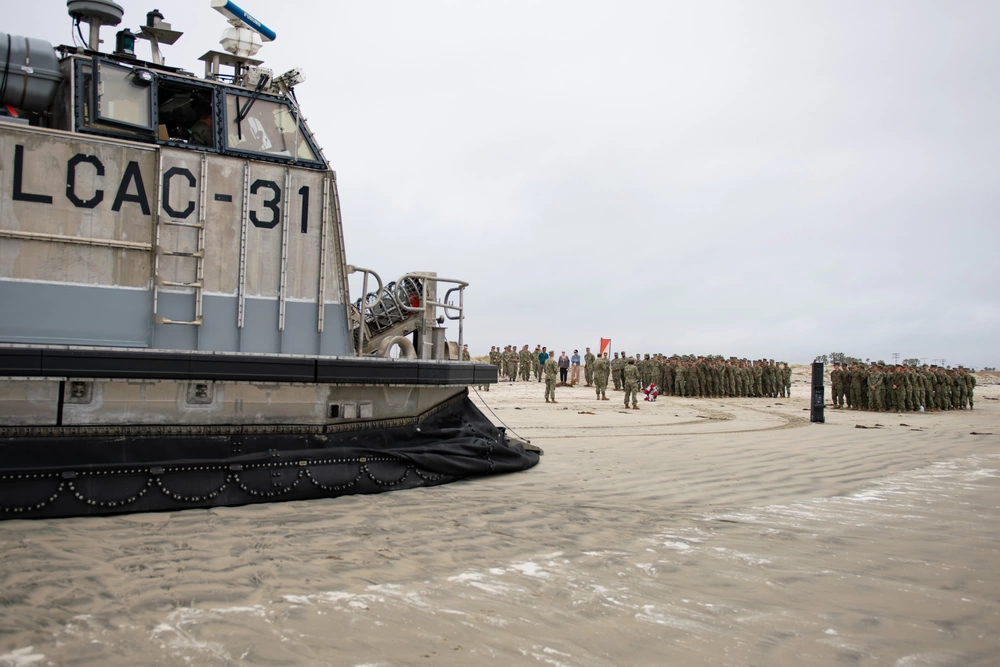 Naval Beach Group Amphibious Forces Commemorate D-Day’s 80th ...