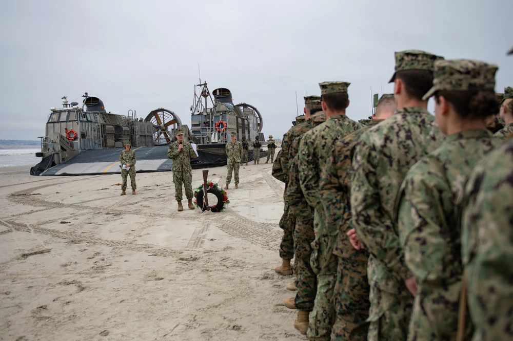 Naval Beach Group Amphibious Forces Commemorate D-Day’s 80th ...