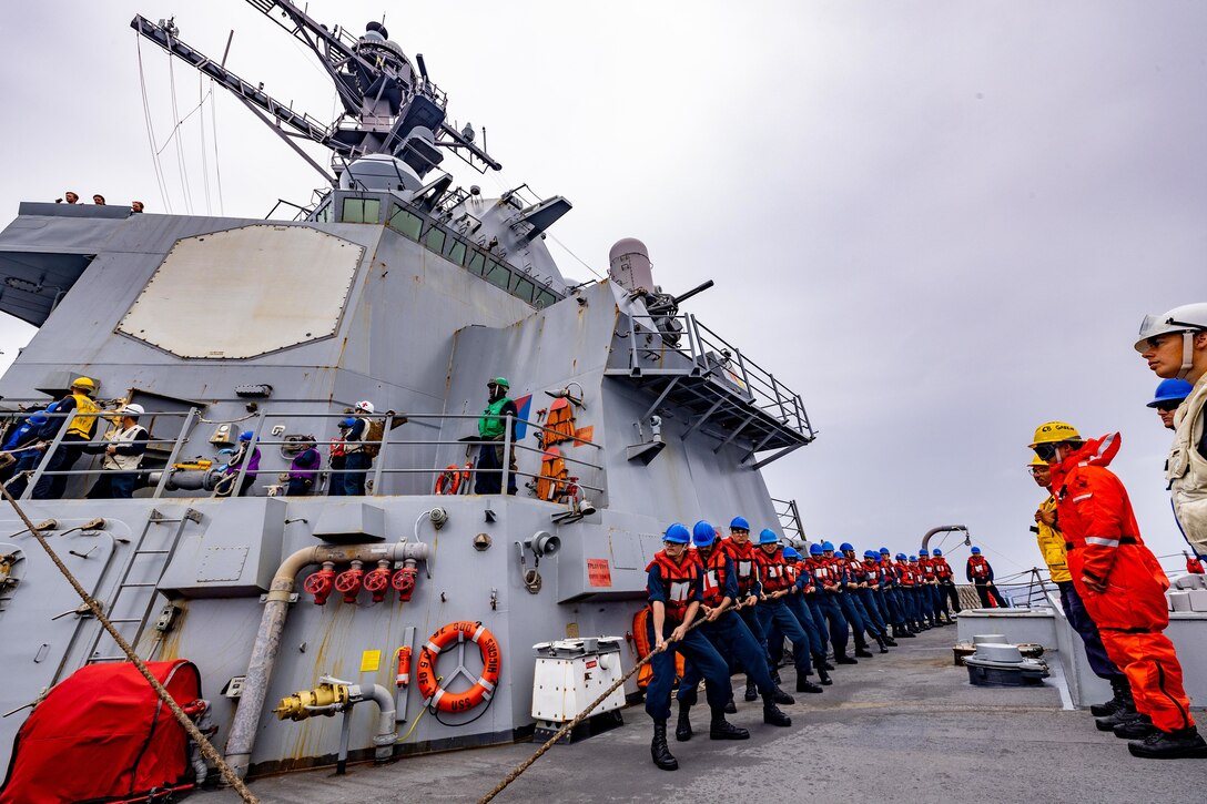USS Higgins (DDG 76) Conducts a RAS with USNS Rappahannock in support ...