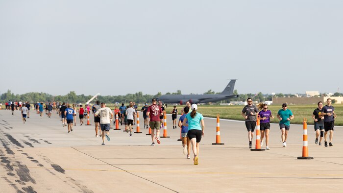 A whole bunch turnout for annual Air Power Help Fund Runway 5K > Tinker ...