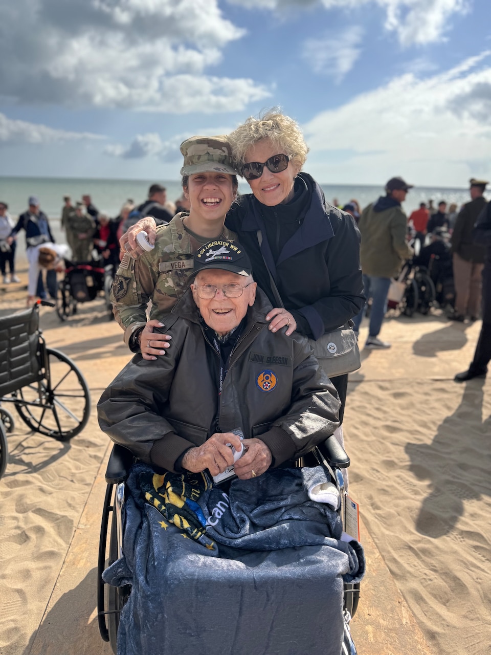 WWII Veteran John Gleeson represents Hawaii at 80th D-Day Anniversary ...