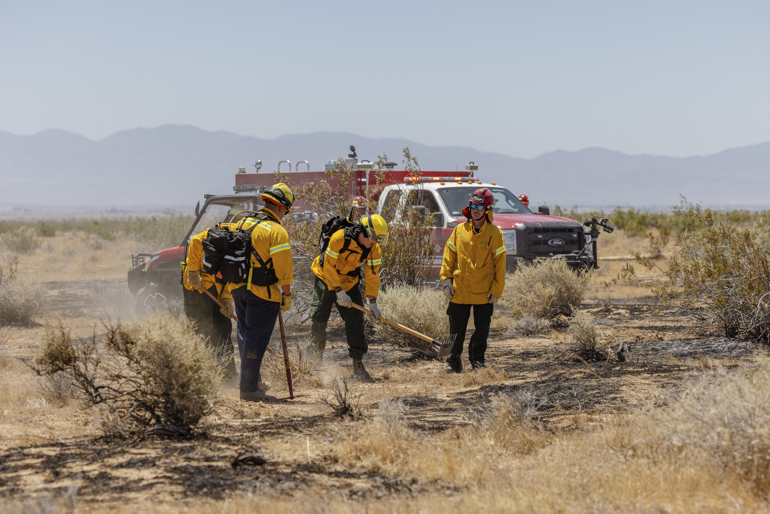Firefighter crews quickly extinguish flames, prevent spread > Edwards ...