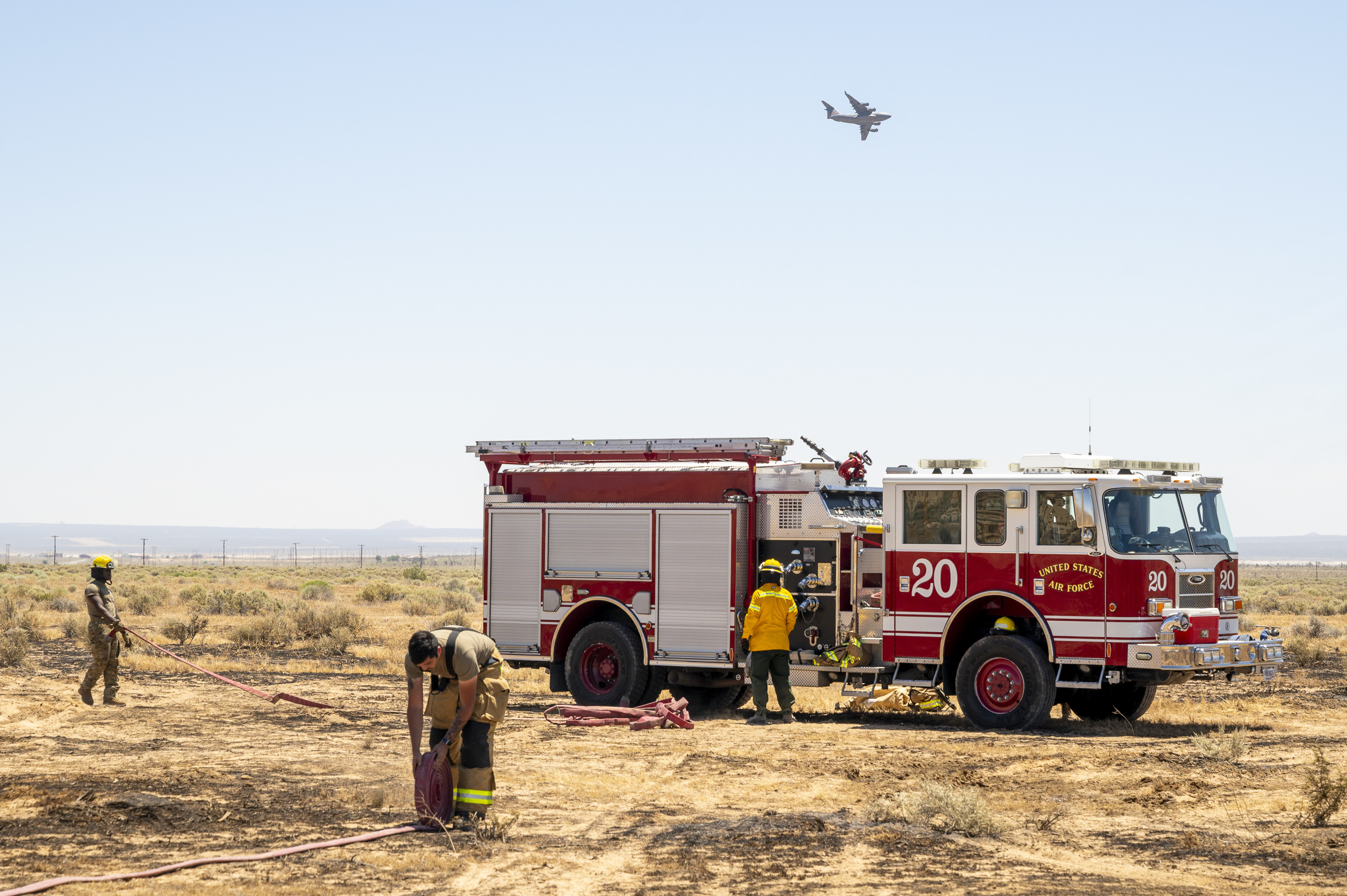 Firefighter crews quickly extinguish flames, prevent spread > Edwards ...