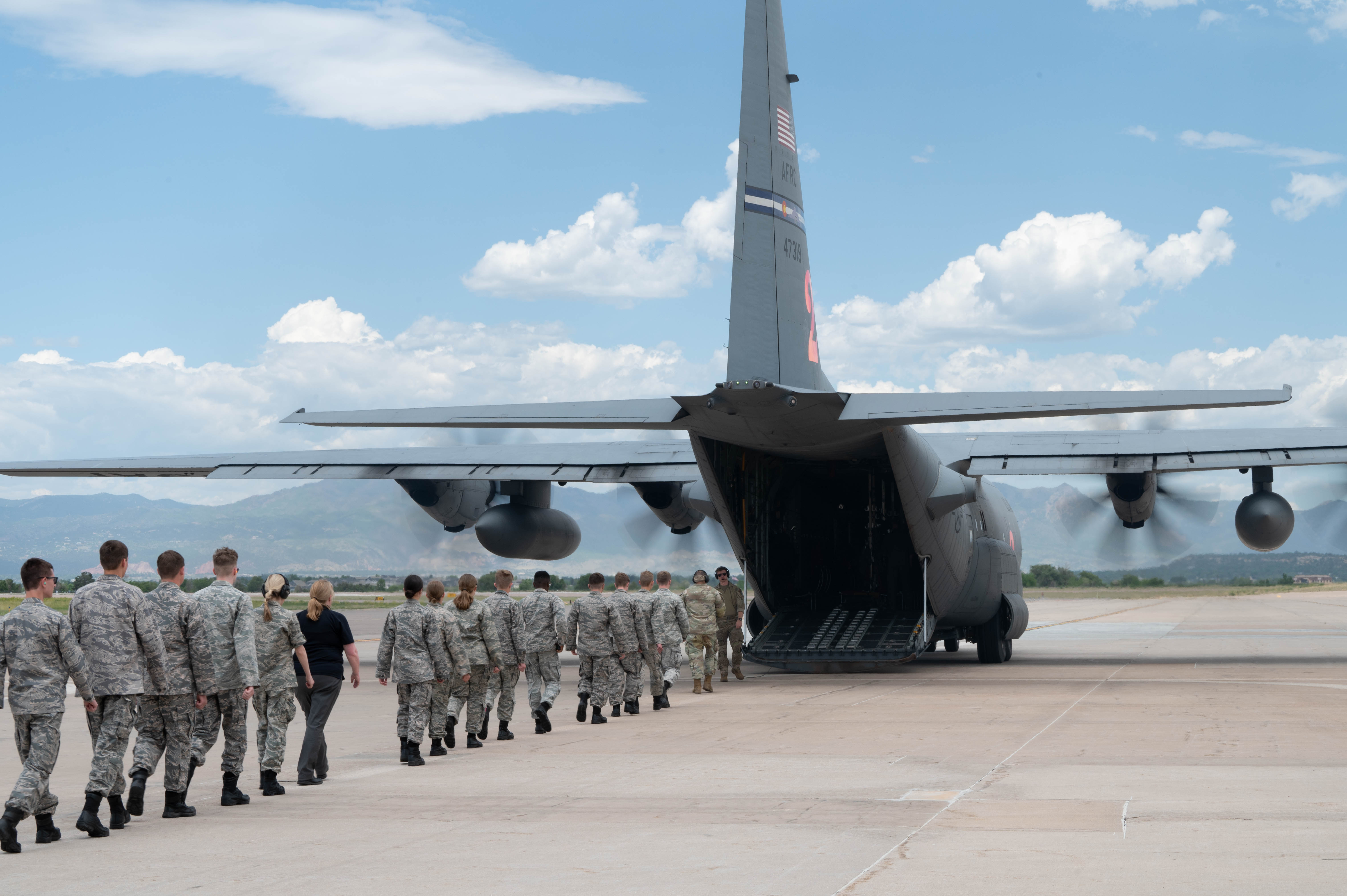 75 Civil Air Patrol cadets tour 302 AW > 302nd Airlift Wing > Article ...