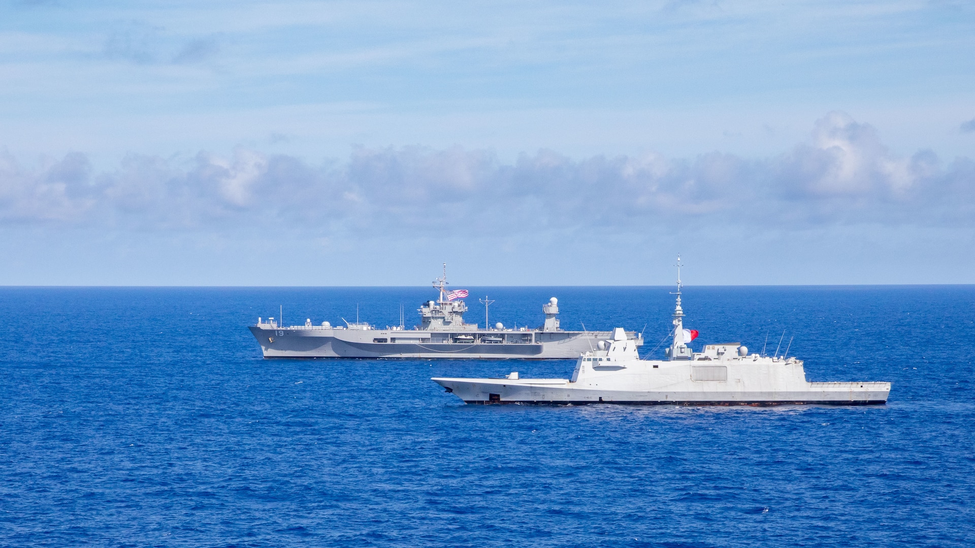 U.S. 7th Fleet, Blue Ridge Team Conduct Maneuvering Exercise with French Navy > U.S. Indo ...