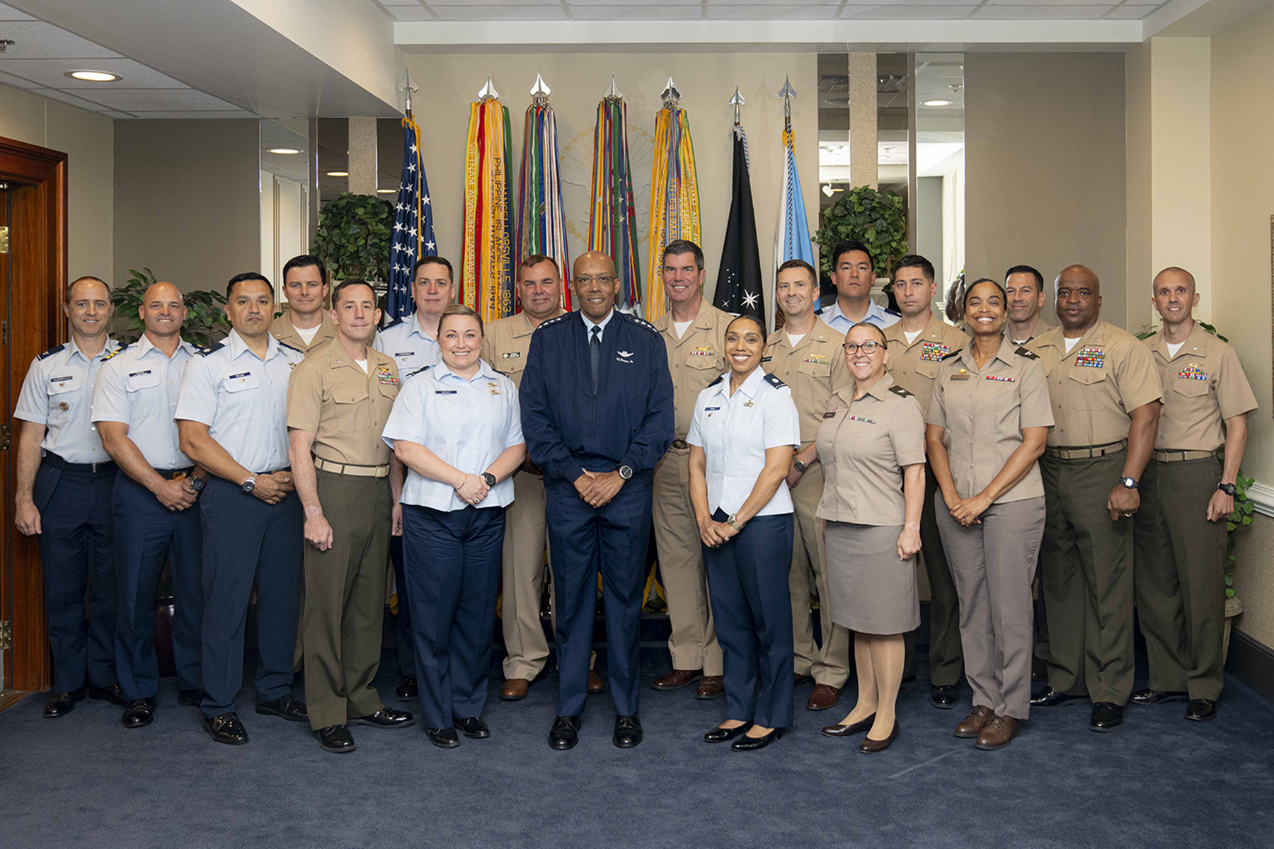 Prestigious Fellowship Program Arms Military Officers With Private ...