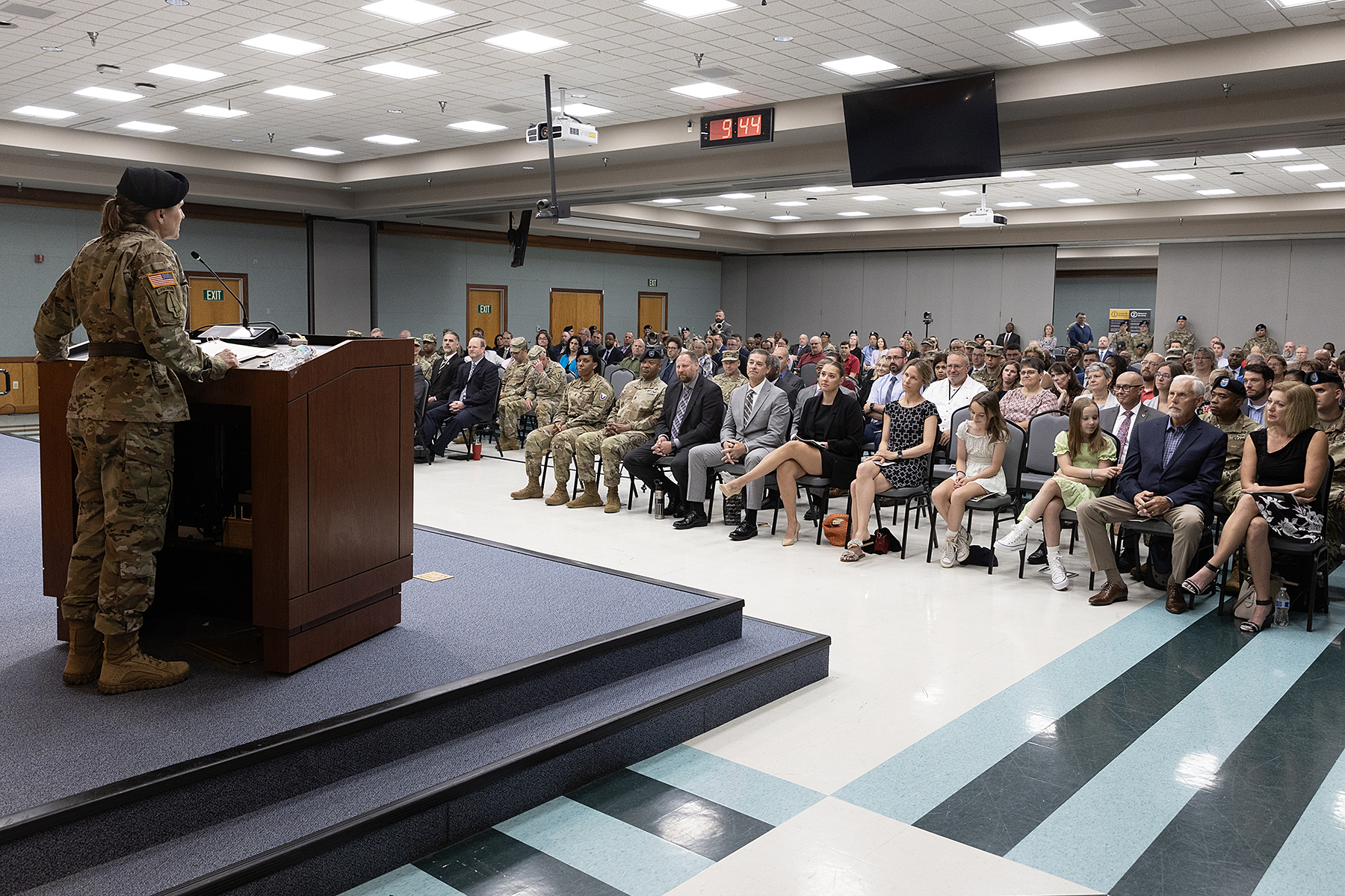 Trailblazing Williams takes USAFMCOM baton > U.S. Army Financial ...