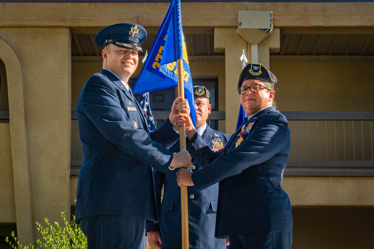 377 SFG Change of Command > Kirtland Air Force Base > Article Display