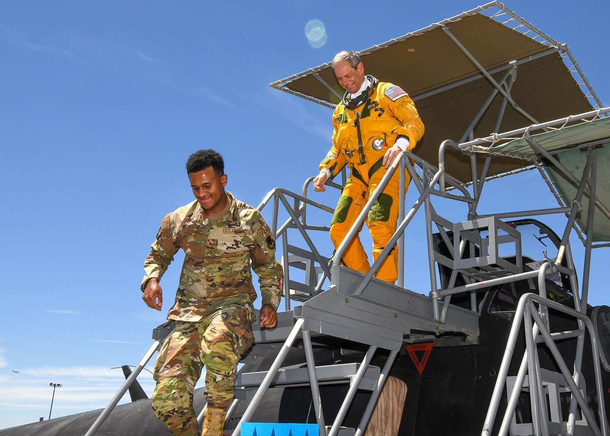 BEALE HOSTS ACC LEADERSHIP FOR MISSION IMMERSION > Beale Air Force Base ...