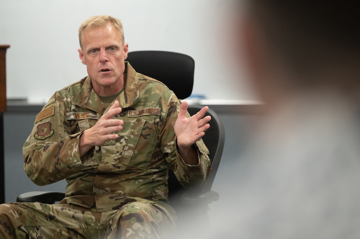 AFLCMC command chief connects with Airmen during visit > Hill Air Force ...
