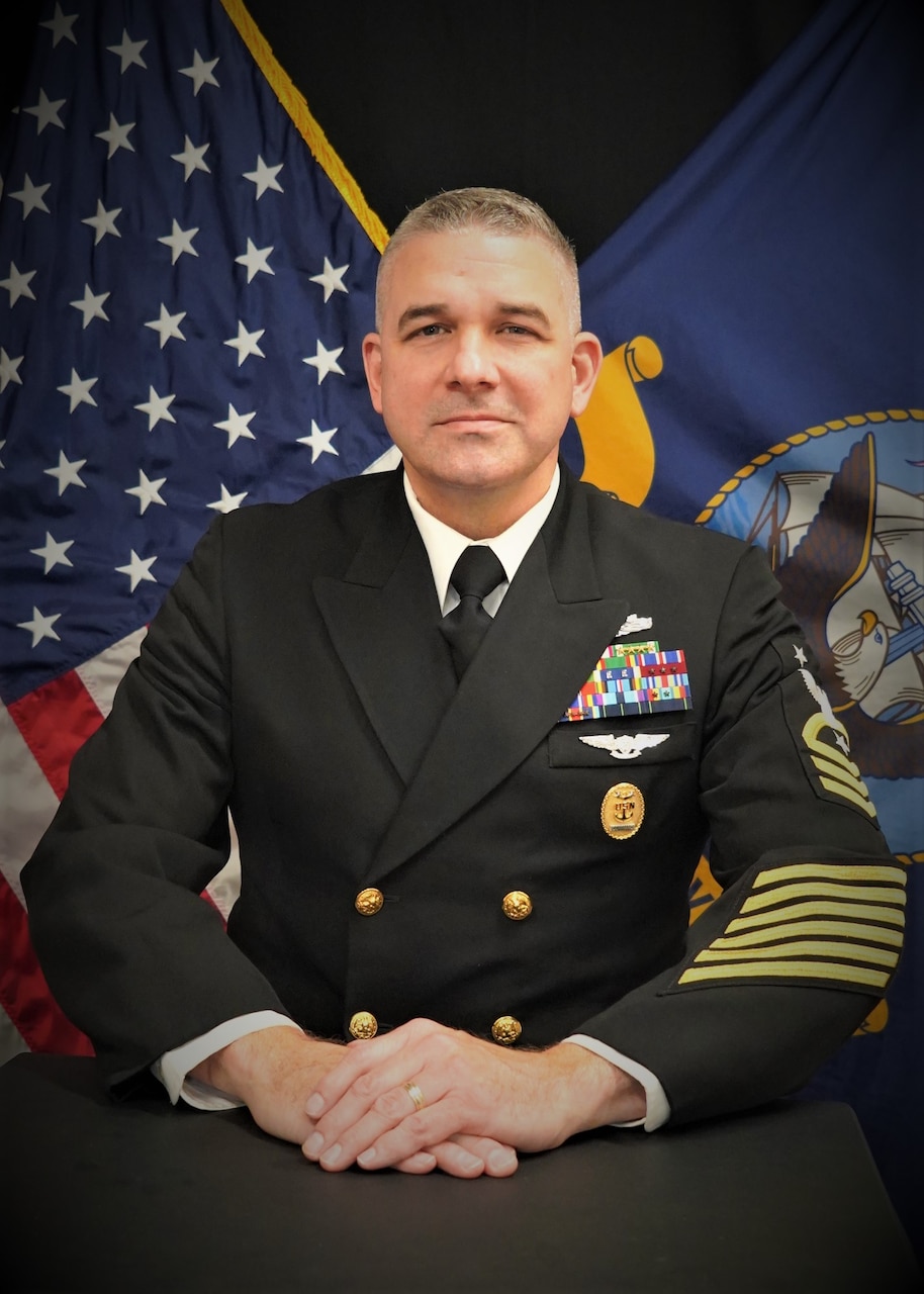 CMDCM > Commander, Navy Region Mid-Atlantic > Bio Detail