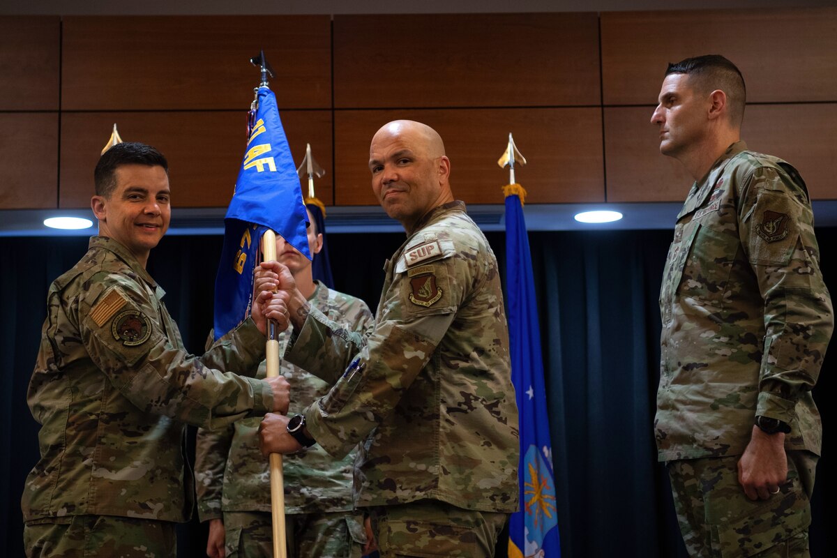 673d Air Base Wing holds first-ever command chief change of ...