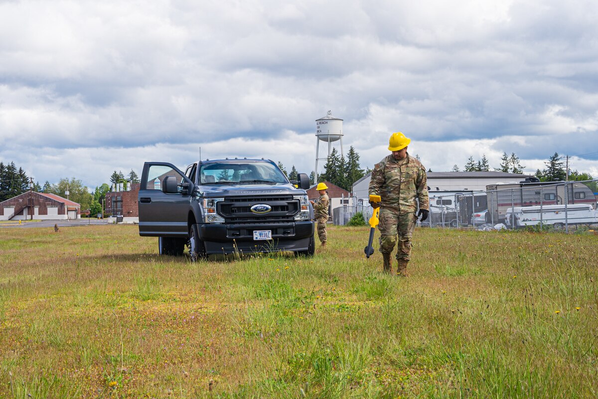 627th CS Cable and Antenna Airmen prepare the wing to win > Team ...
