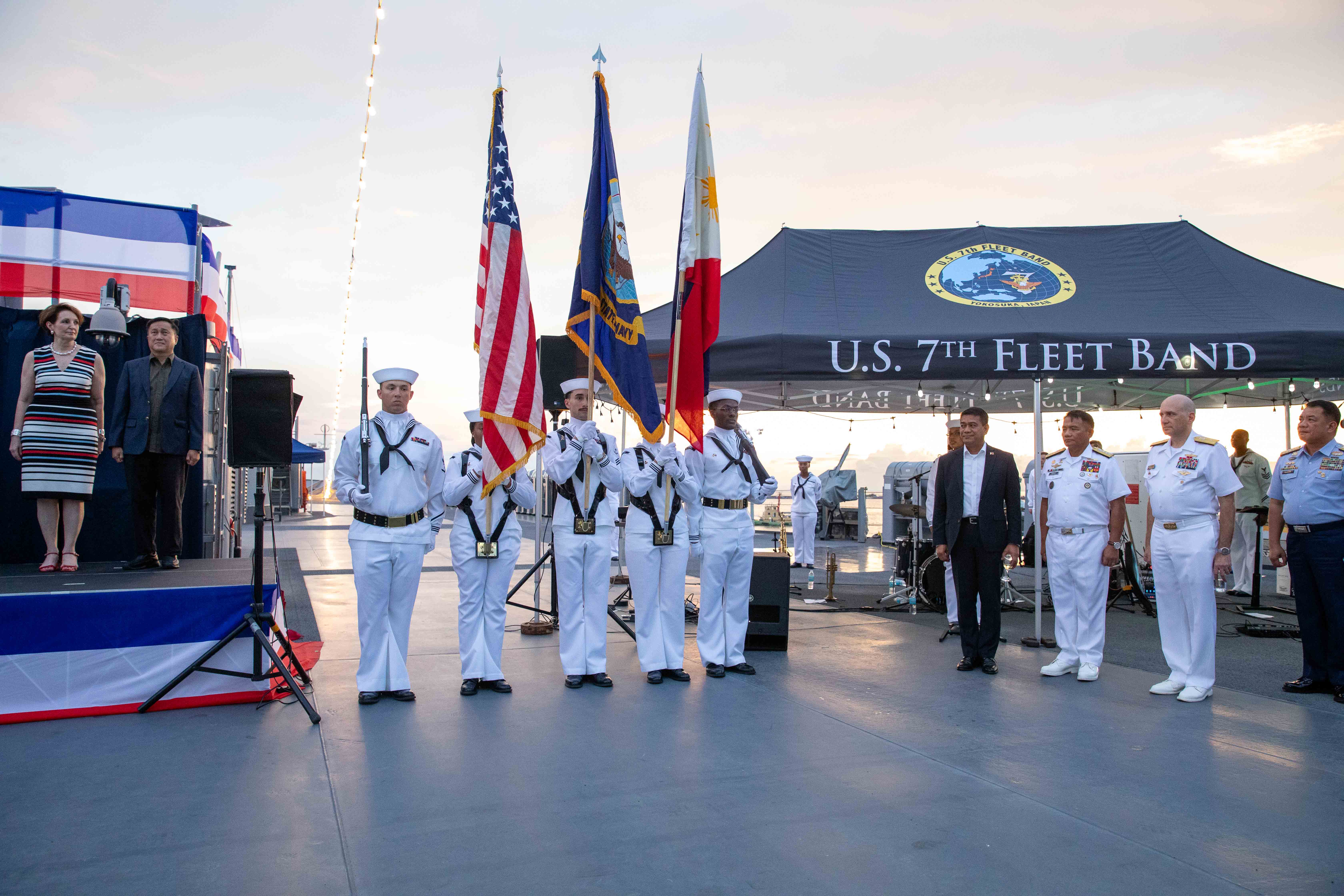 USS Blue Ridge returns to Manila after five years > Commander, U.S. 7th ...