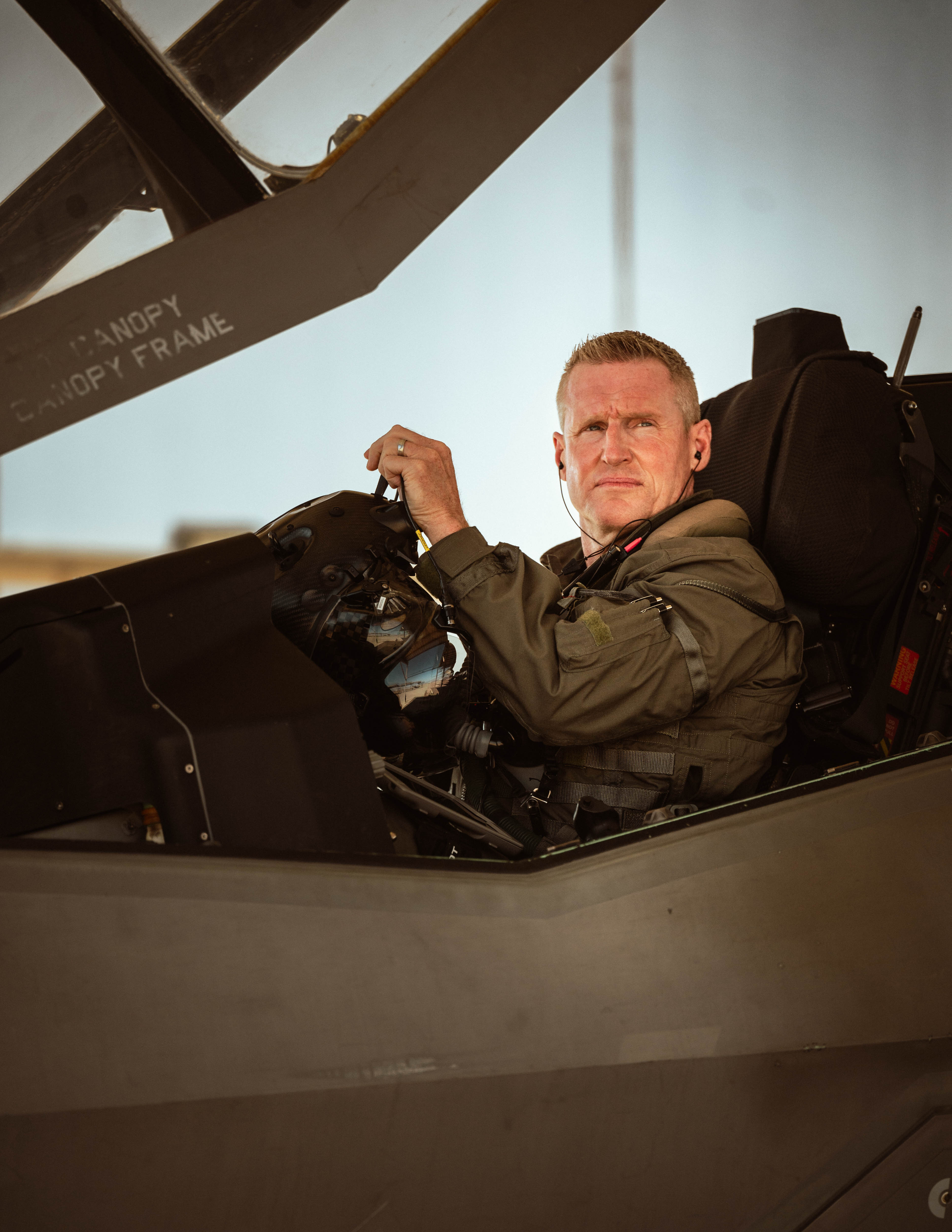 56th FW commander's fini flight ends with a splash > Luke Air Force ...