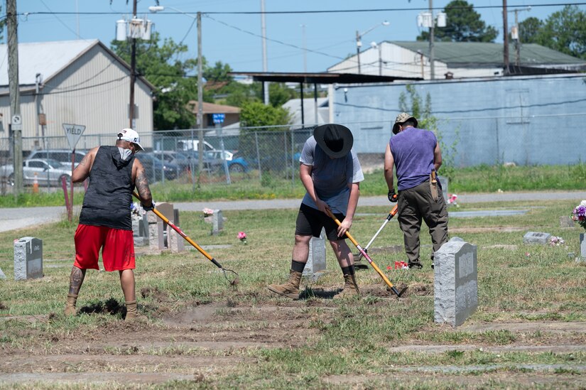 JBLE Serves Day: Giving back to the community we serve > Joint Base ...