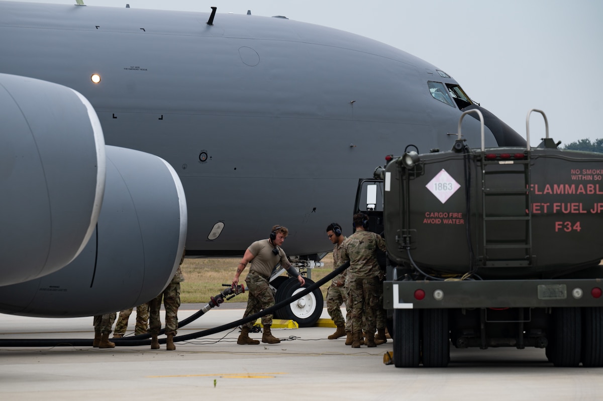 Wolf Pack conducts first ever KC-135 hot pit refueling at Kunsan ...