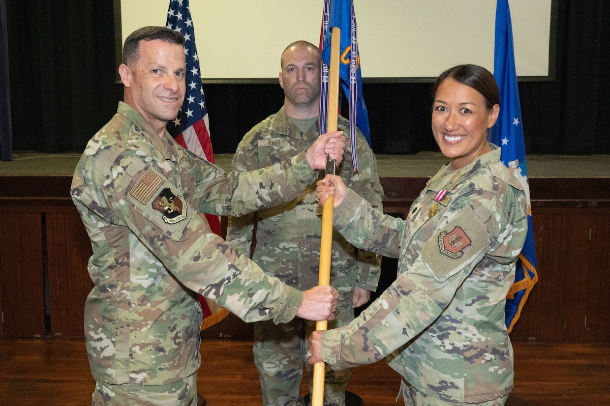 422nd Communications Squadron Change of Command Ceremony > 501st Combat ...
