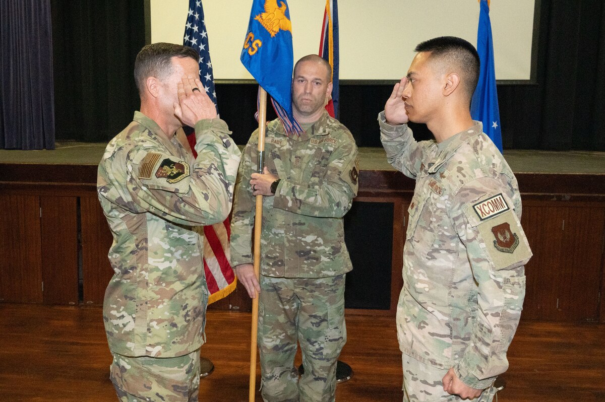 422nd Communications Squadron Change of Command Ceremony > 501st Combat ...