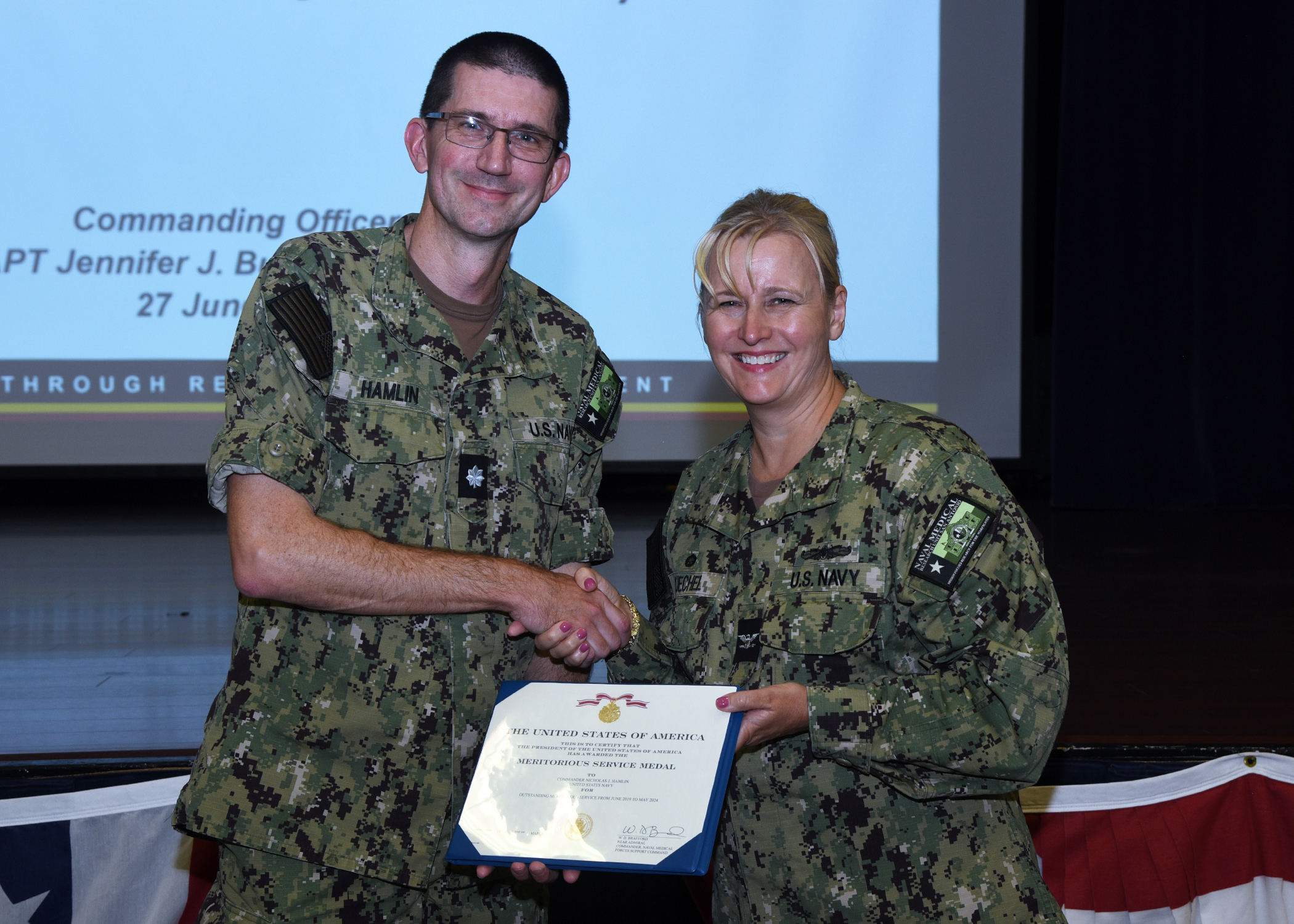 NAMRU San Antonio hosts All Hands, Recognizes Personnel > Navy Medicine ...