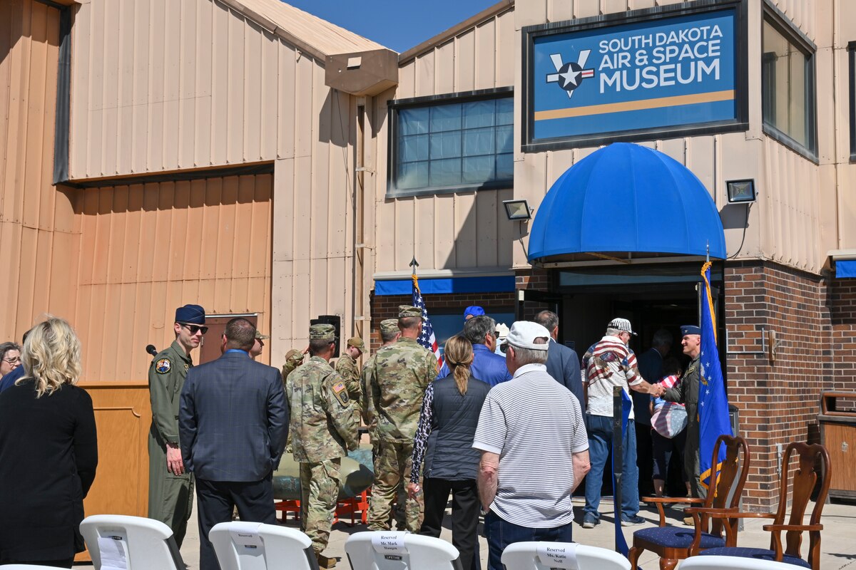 Ellsworth celebrates South Dakota Air and Space Museum reopening ...
