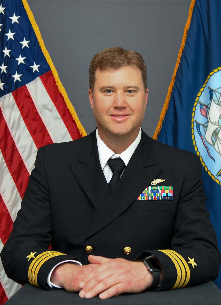 XO > Commander, Navy Region Northwest > Bio Detail
