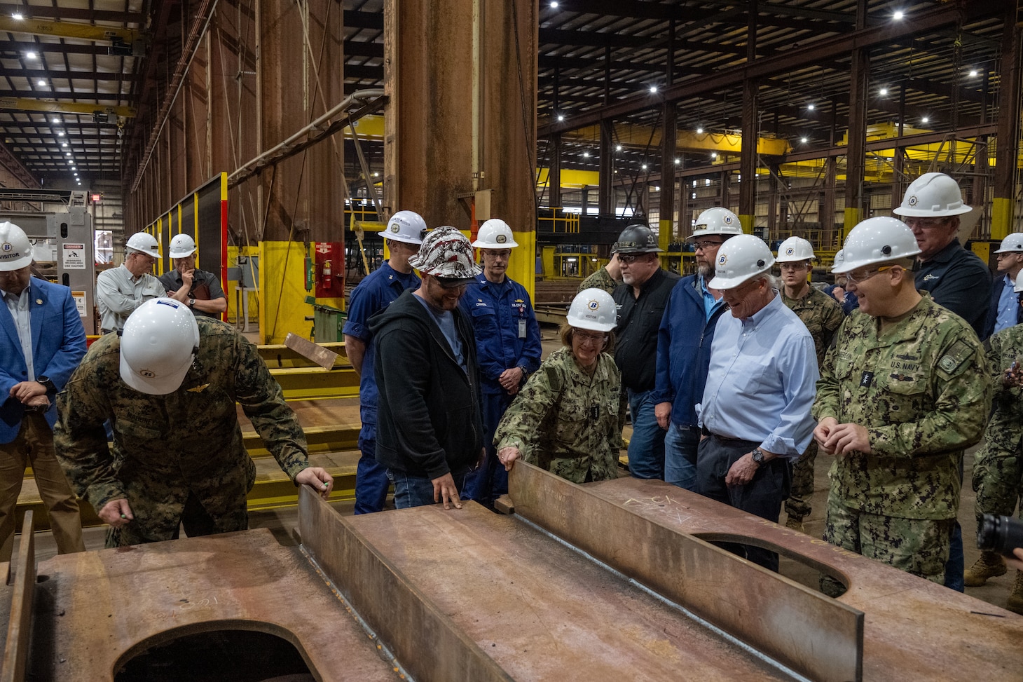 CNO, ACMC Travel to Gulf Coast for Shipbuilding Visit > United States ...