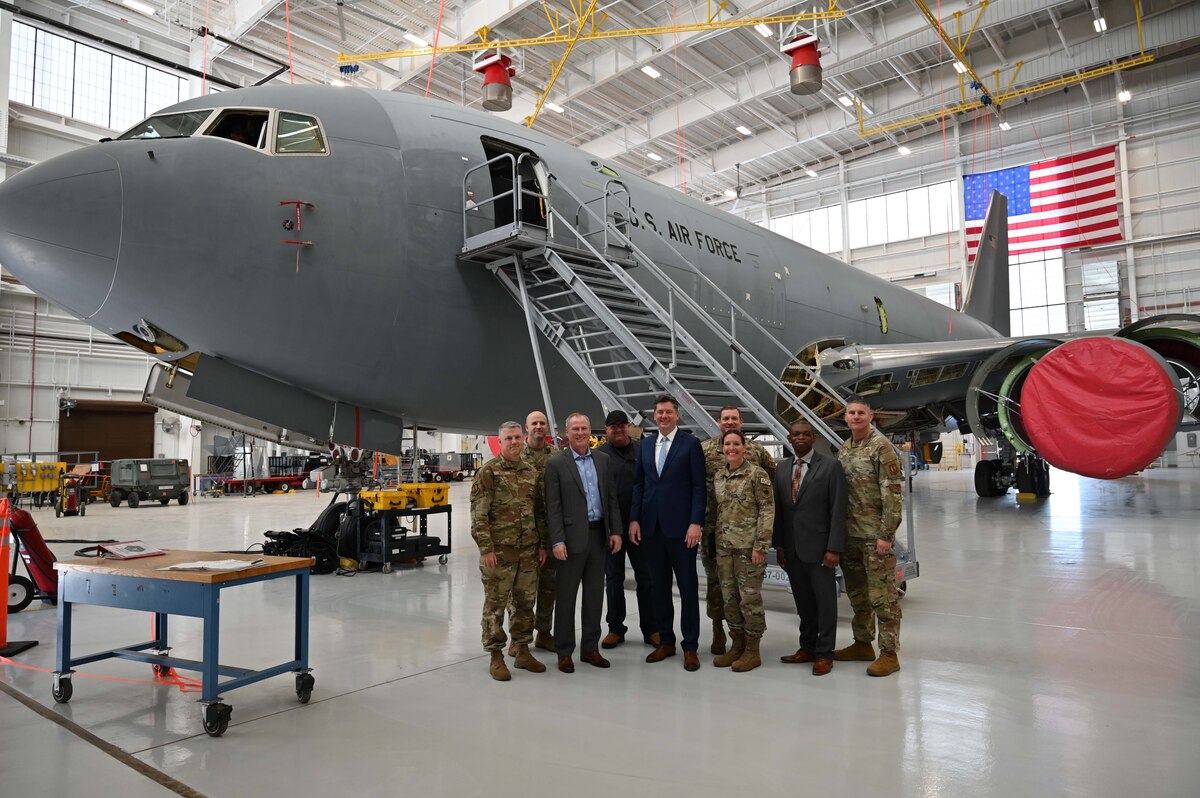 OKC Mayor and City Manager visit Tinker AFB > Tinker Air Force Base ...