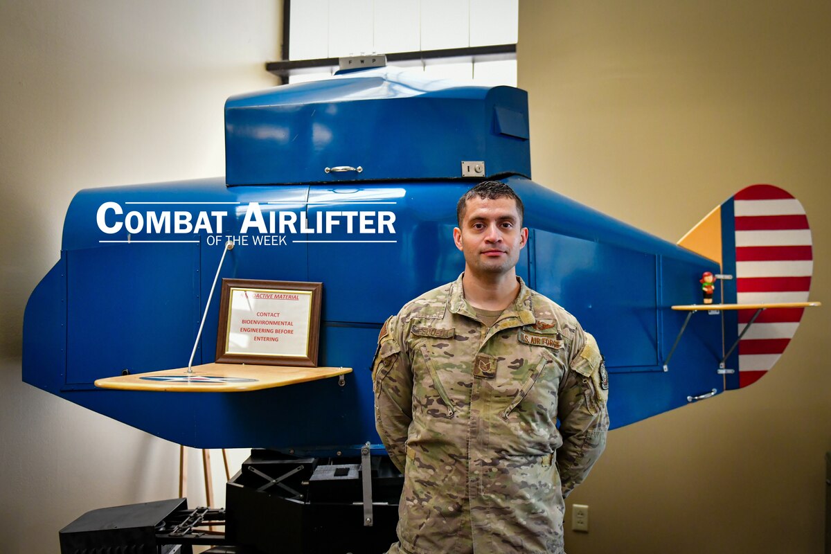 Combat Airlifter of the Week: Tech. Sgt. Nelson Esqueda > Little Rock ...