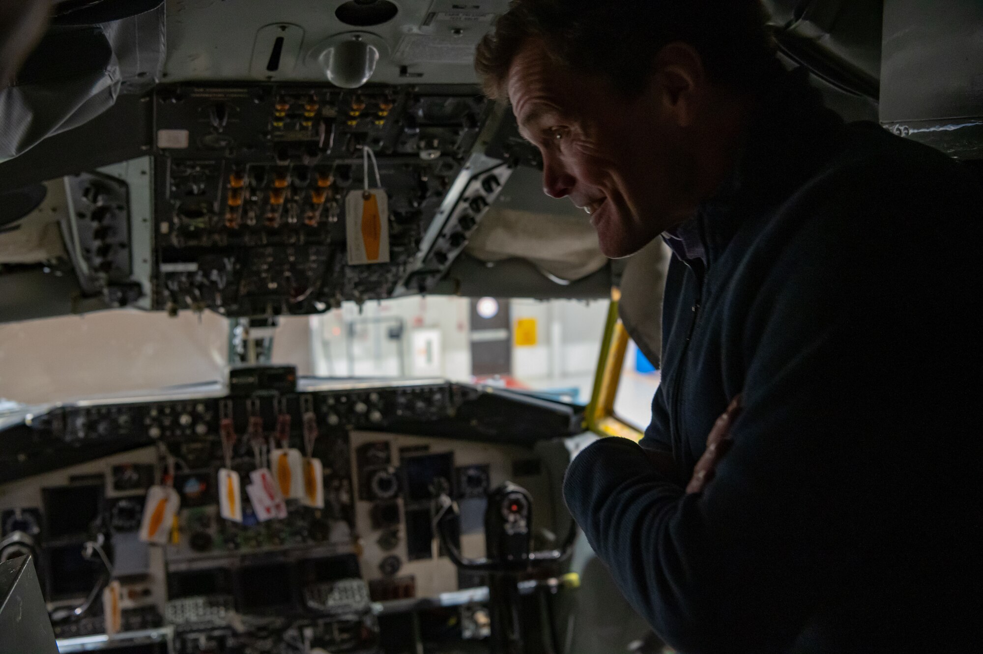 Assistant Secretary of Defense for Manpower & Reserve Affairs visits ...