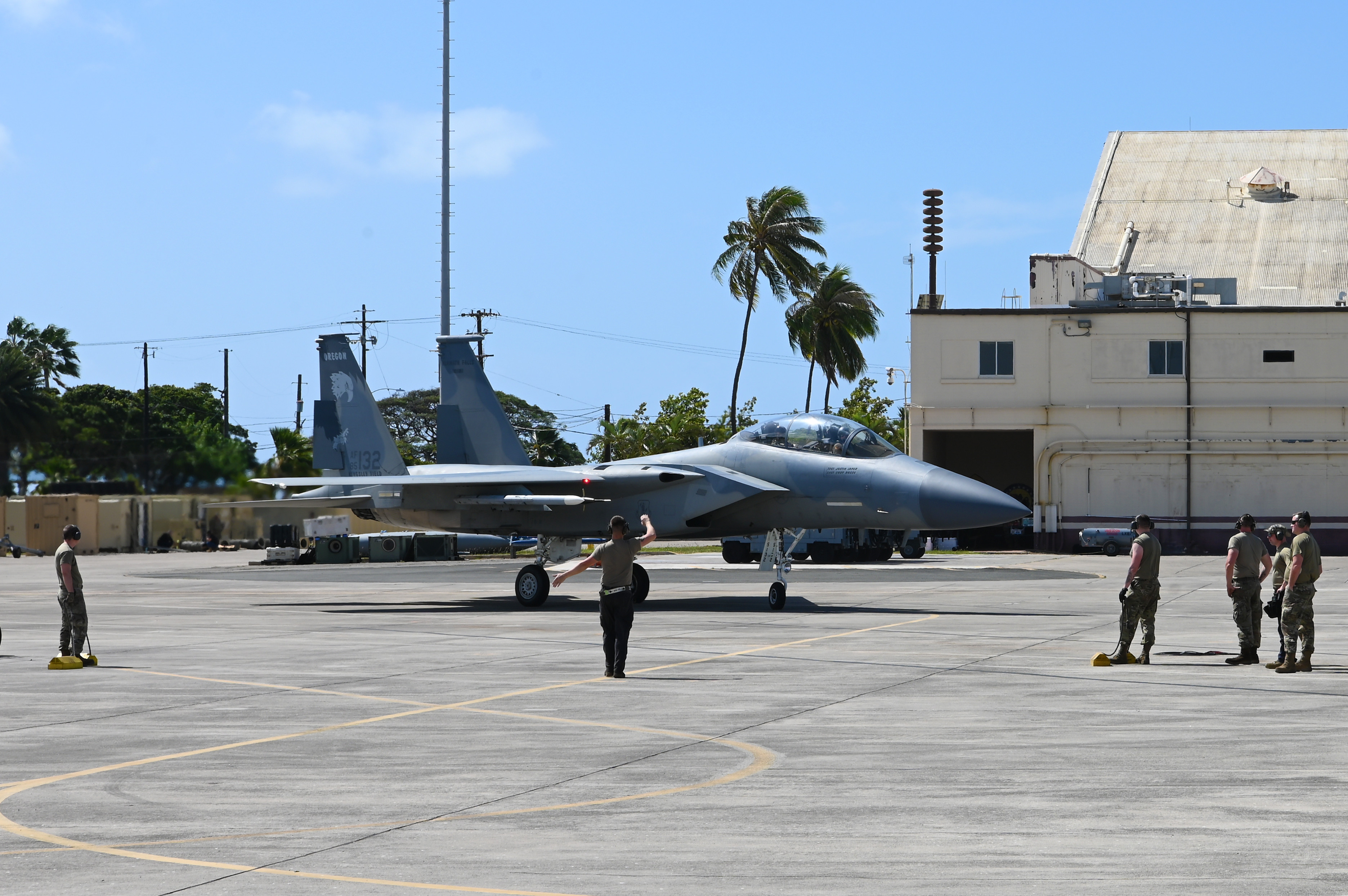 Bringing the Land of No Slack to Hawaii for Sentry Luau 2024 > 165th ...