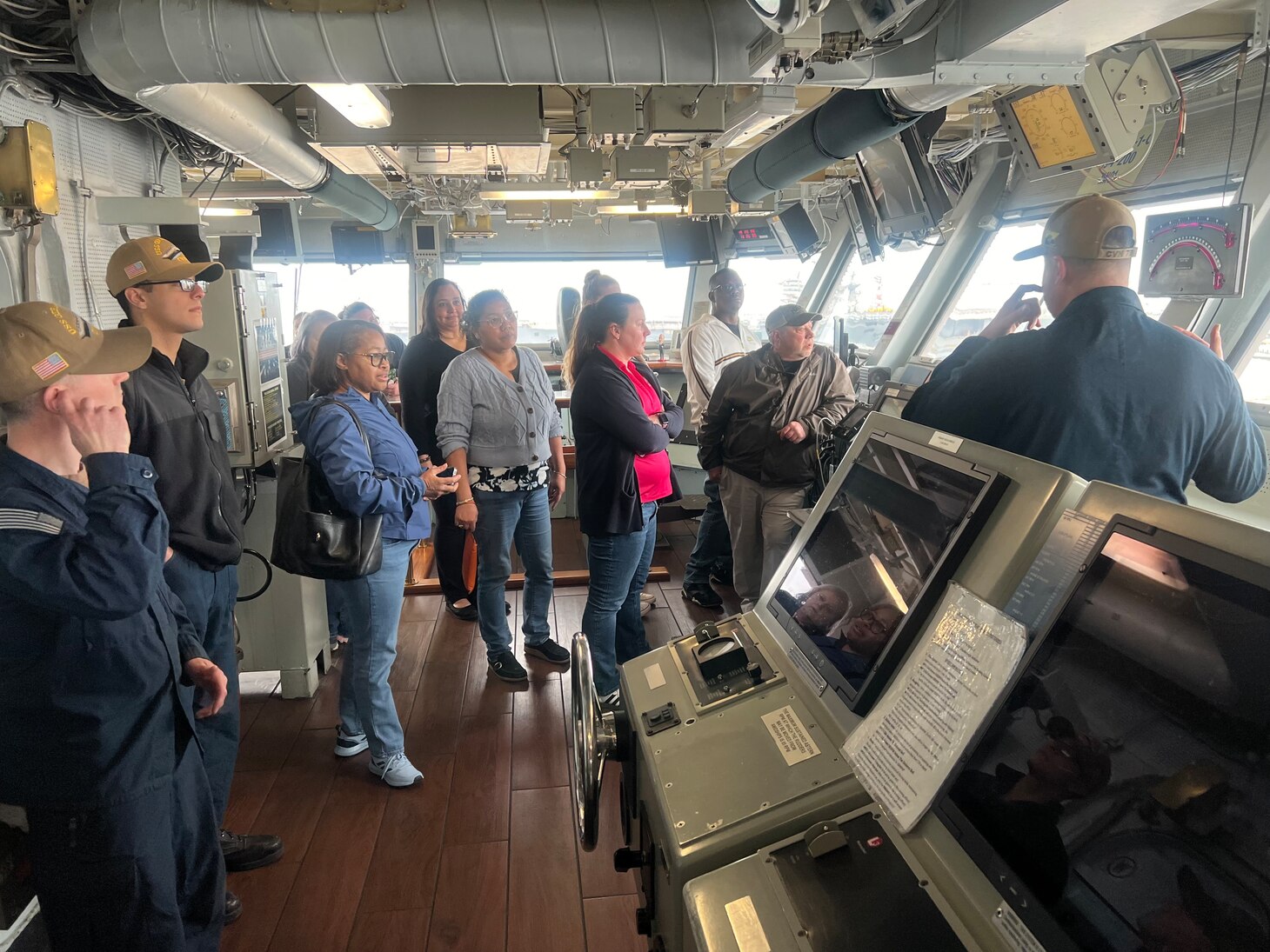 Pax MWR Takes Shipboard Familiarization Tour in Norfolk > Commandant, Naval District Washington ...