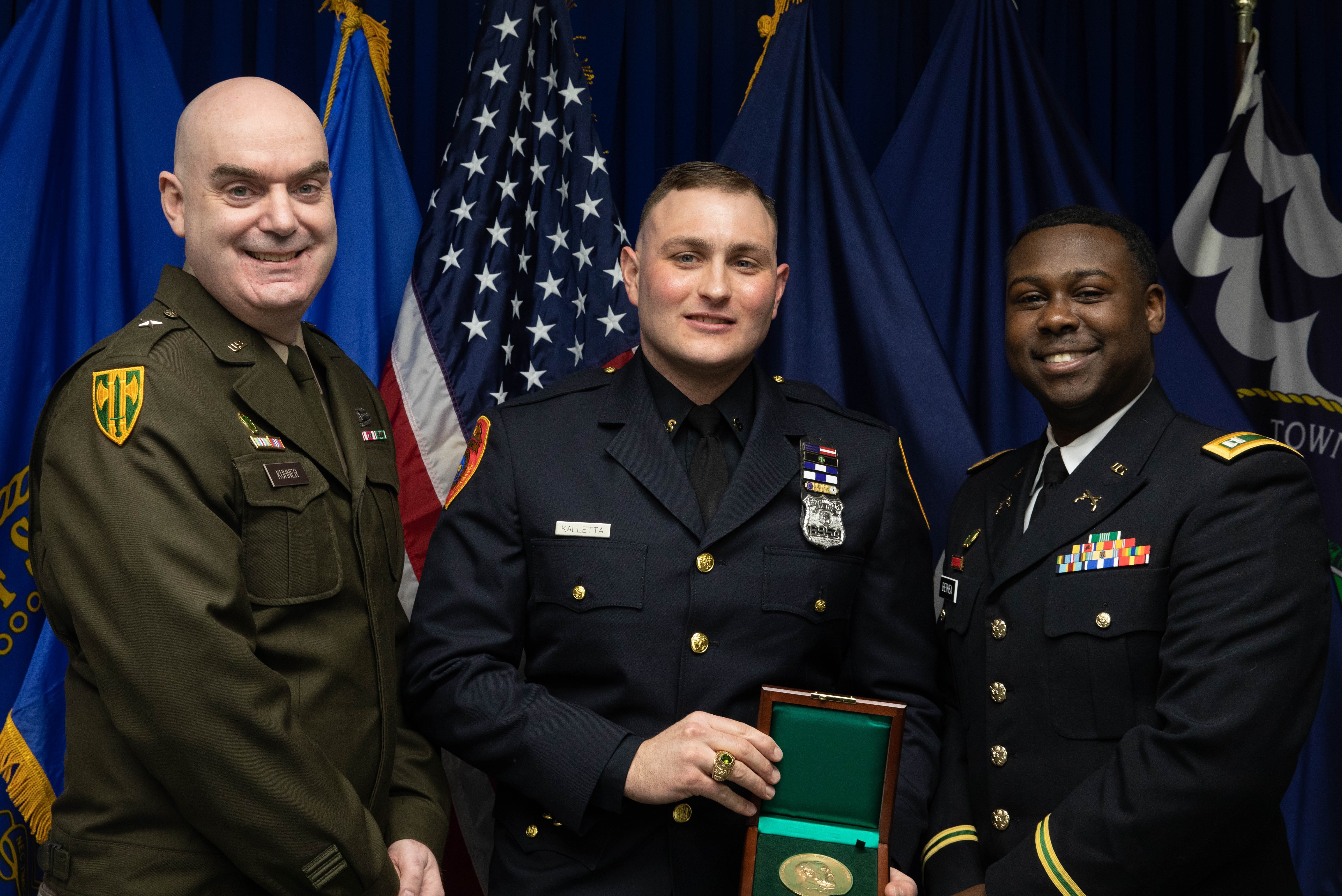 Army Reserve MP Soldier receives medal for civilian heroism > U.S. Army ...