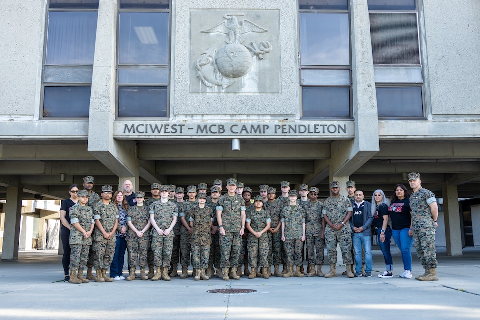 MCJROTC Cadets Tour Camp Pendleton > Marine Corps Base Camp Pendleton ...