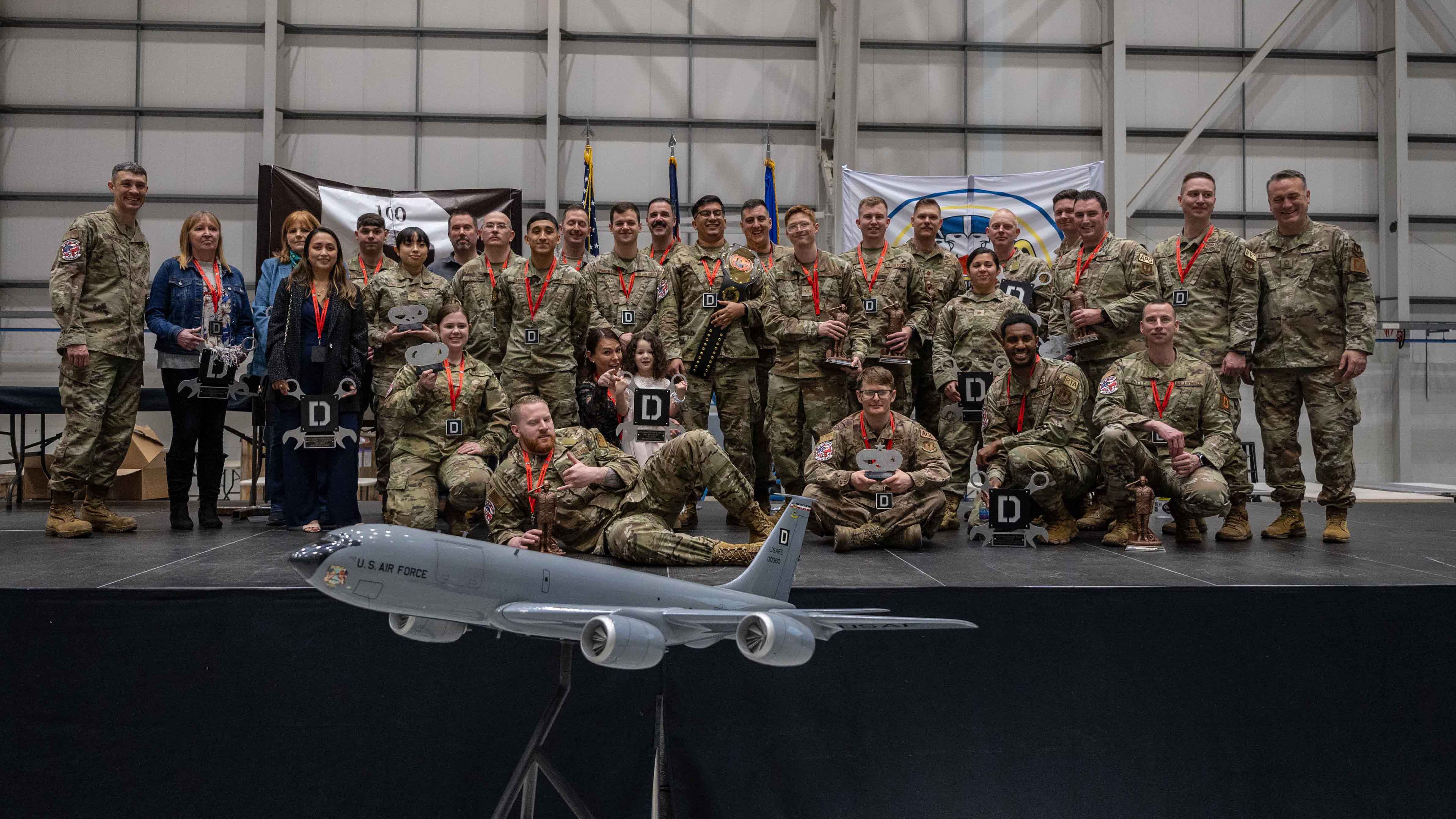 100th MXG hosts annual Knucklebuster Awards Banquet > 505th Command and ...