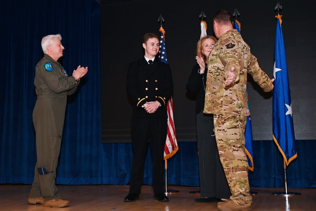 7th Air Force bids farewell to Commander’s Mobilization Assistant ... 7th Air Force bids farewell to Commander’s Mobilization Assistant ...