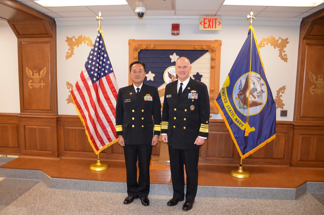 Vice Adm. Gene Black Hosts his counterpart from JMSDF