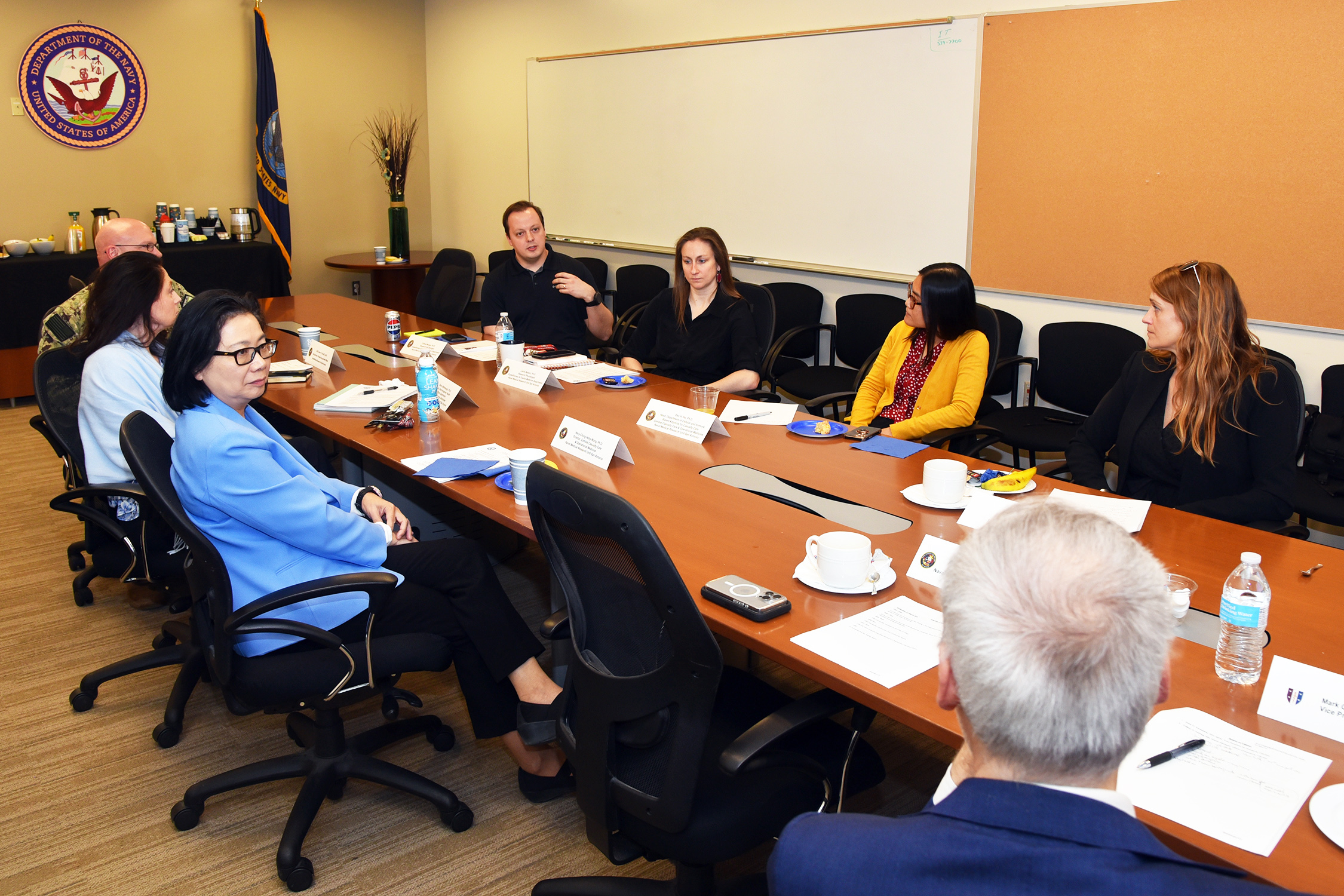 USUHS Vice President of Research visits NAMRU San Antonio > Navy ...