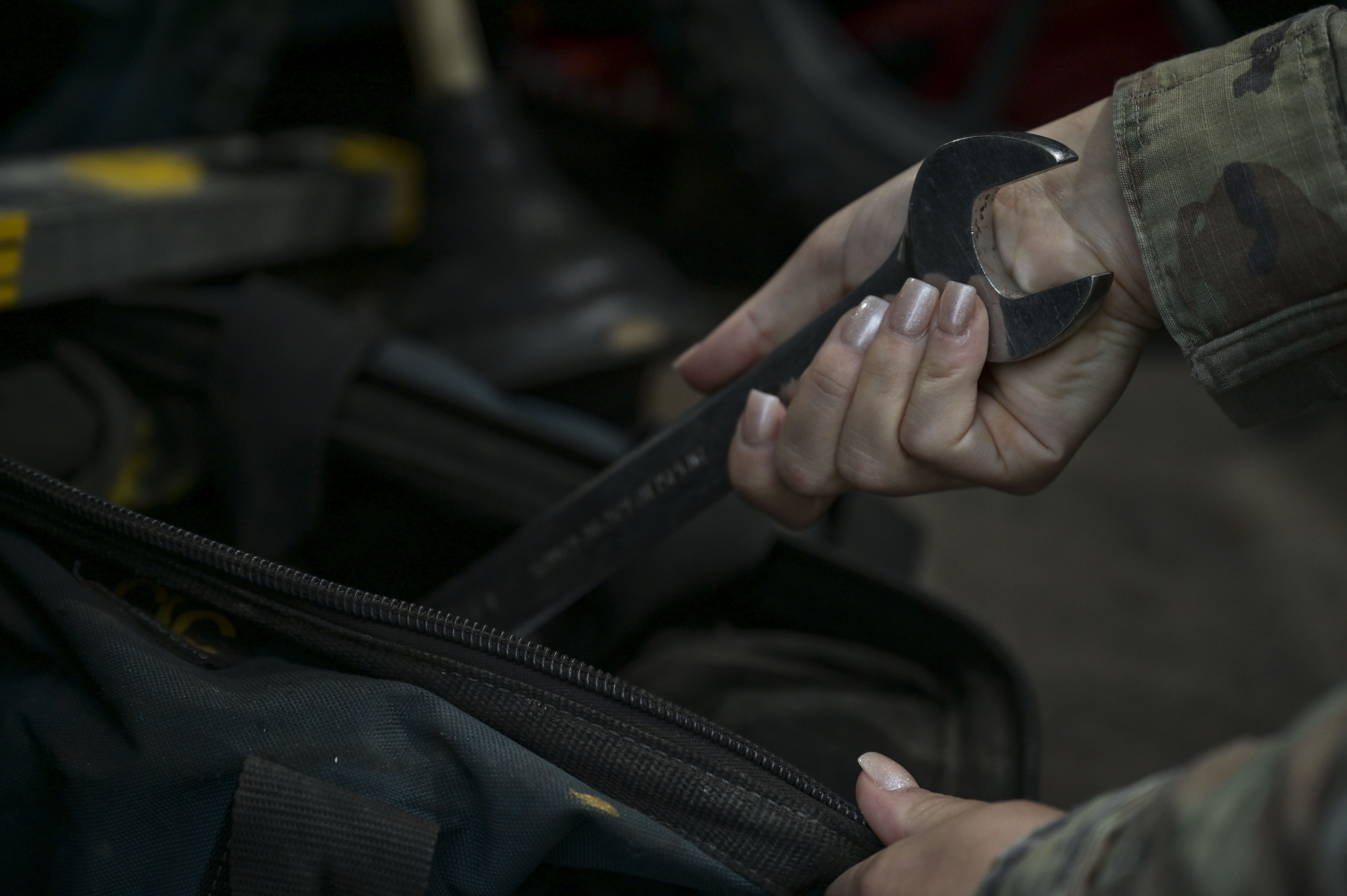 Plumbers applying pressure > Hurlburt Field > Article Display