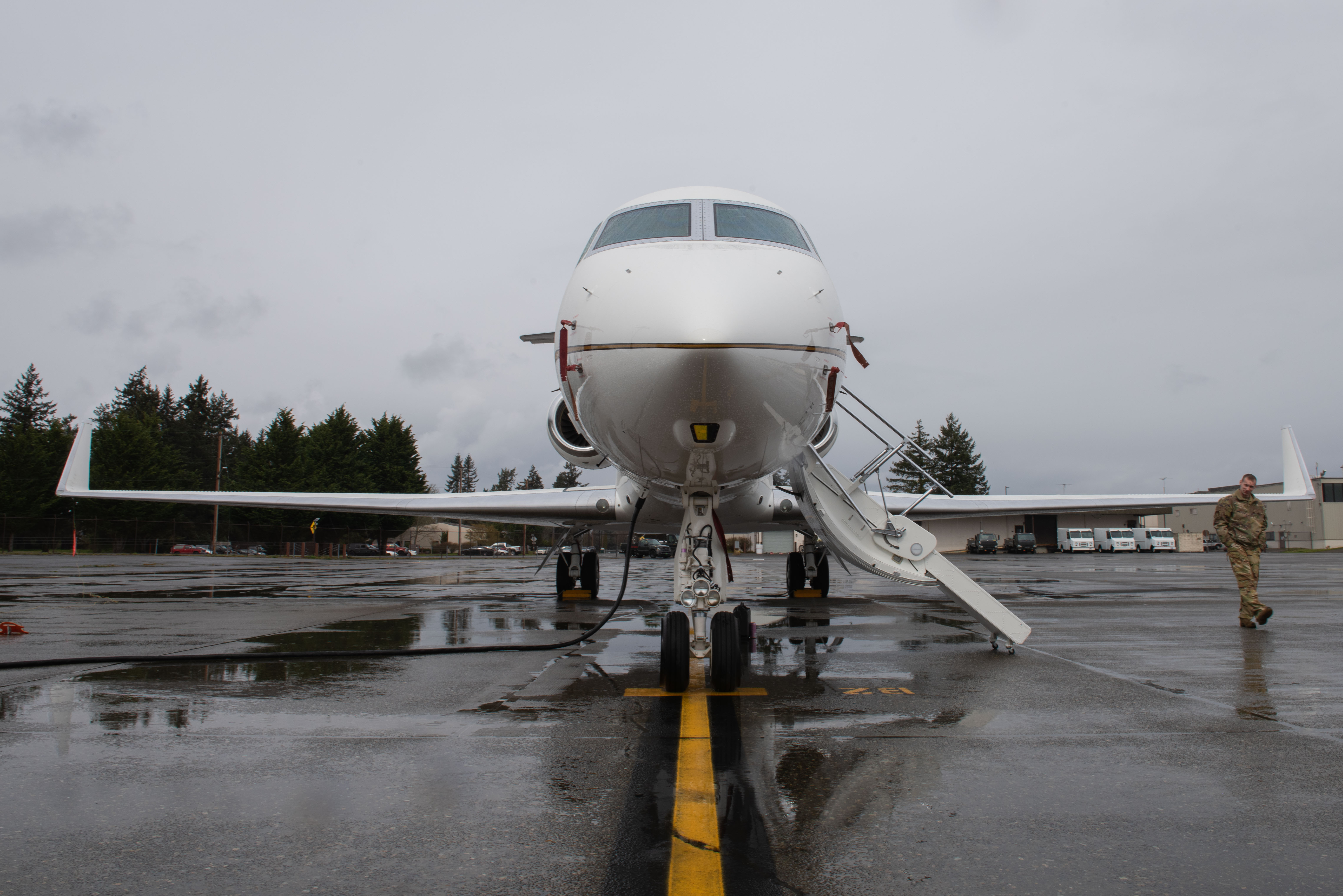 Team McChord hosts 89th AW recruiting visit