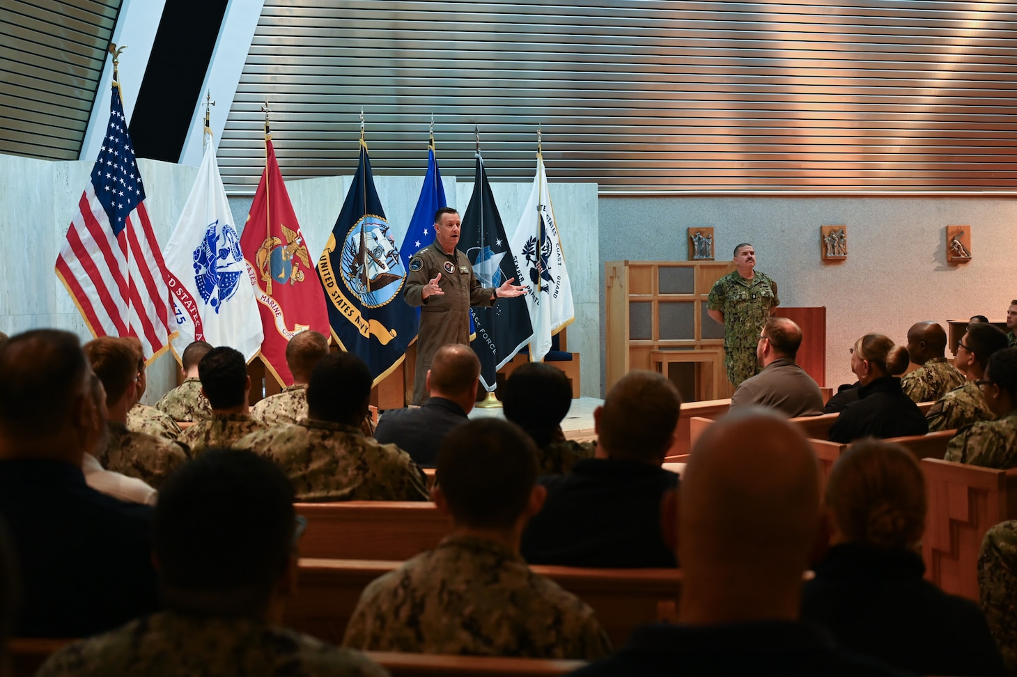 U.S. Fleet Cyber Commander Visits CIWT > Naval Education and Training ...