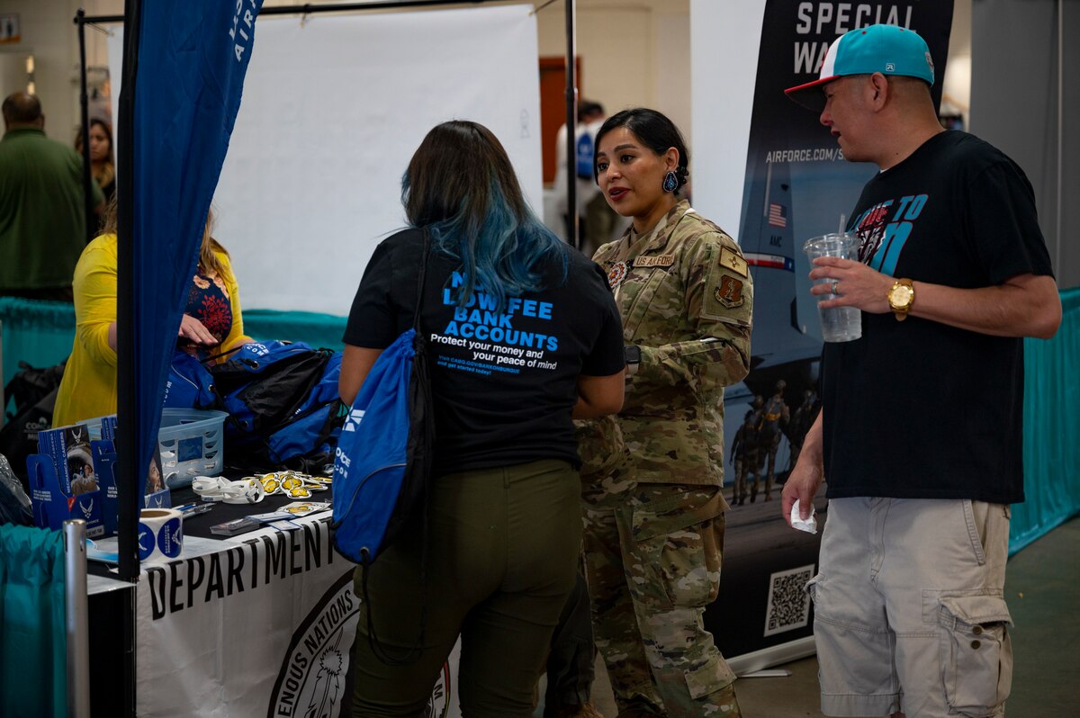 Team Kirtland Attends Gathering of Nations Pow-Wow > Kirtland Air Force ...