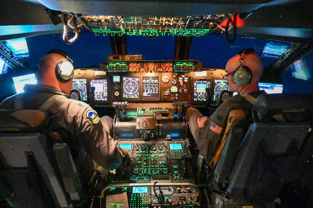 433rd Airlift Wing > Home