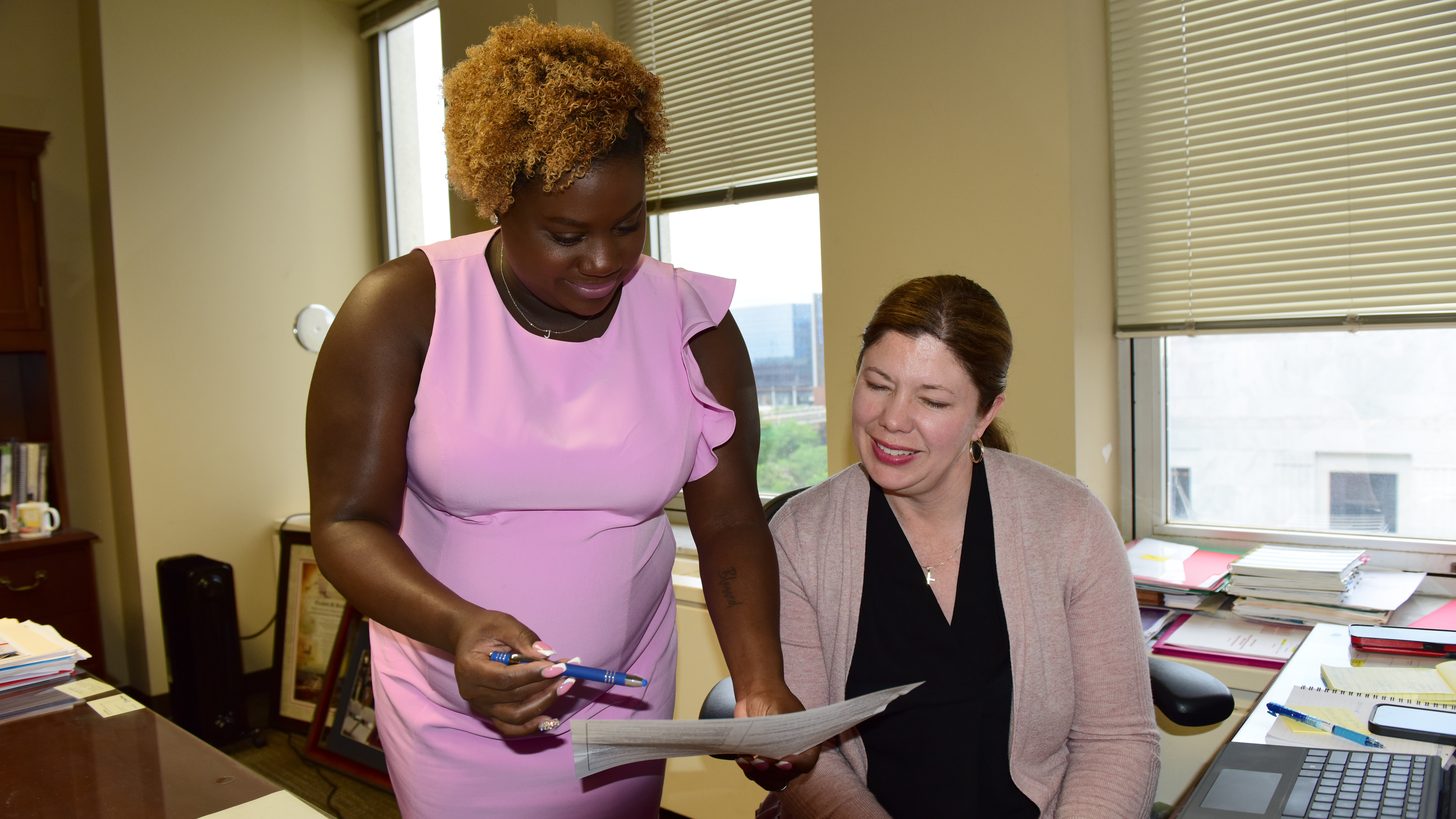Admin professionals are ‘glue’ that lets organization stick to ...